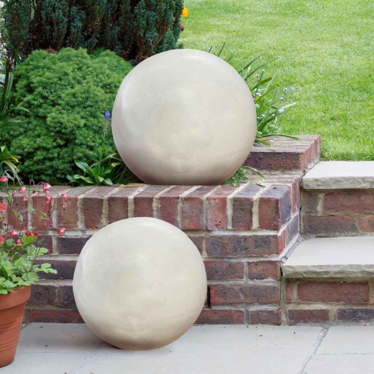 Concrete Effect White Washed Outdoor Garden Decorative Ball D22 H20 cm ...